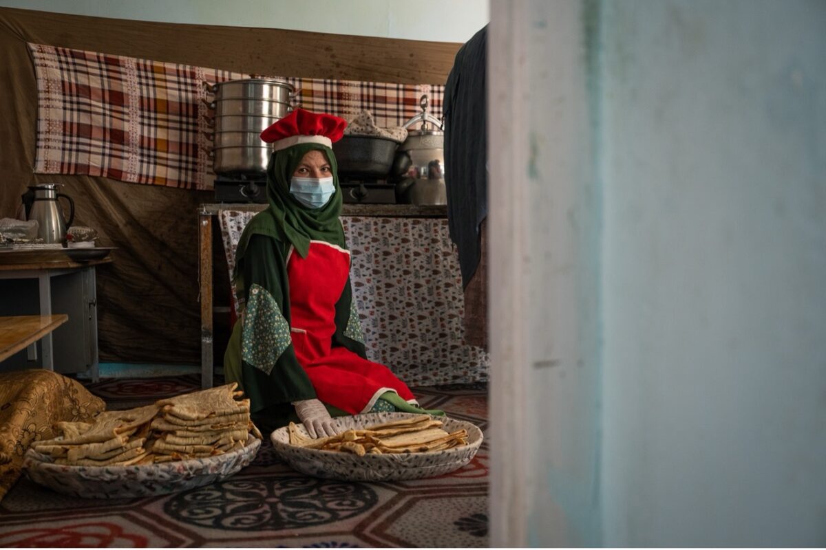 How community kitchens in Afghanistan feed families in need - CARE