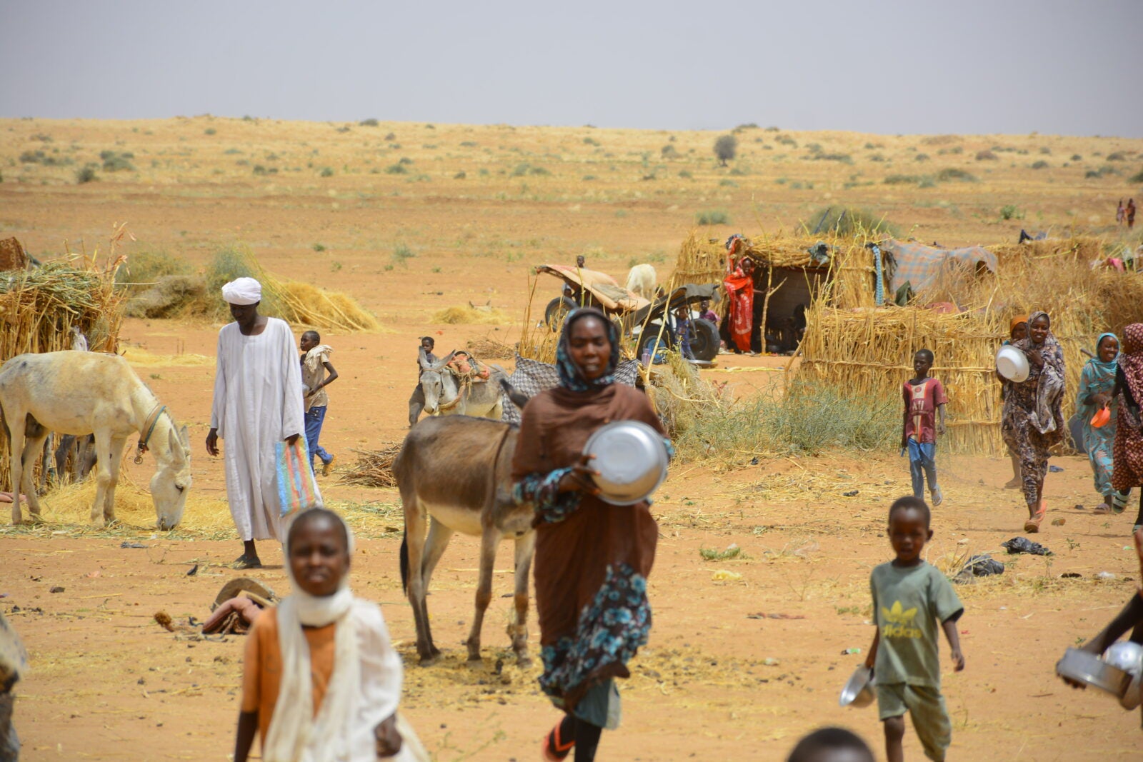 Families flee besieged North Darfur as humanitarian crisis in Sudan ...